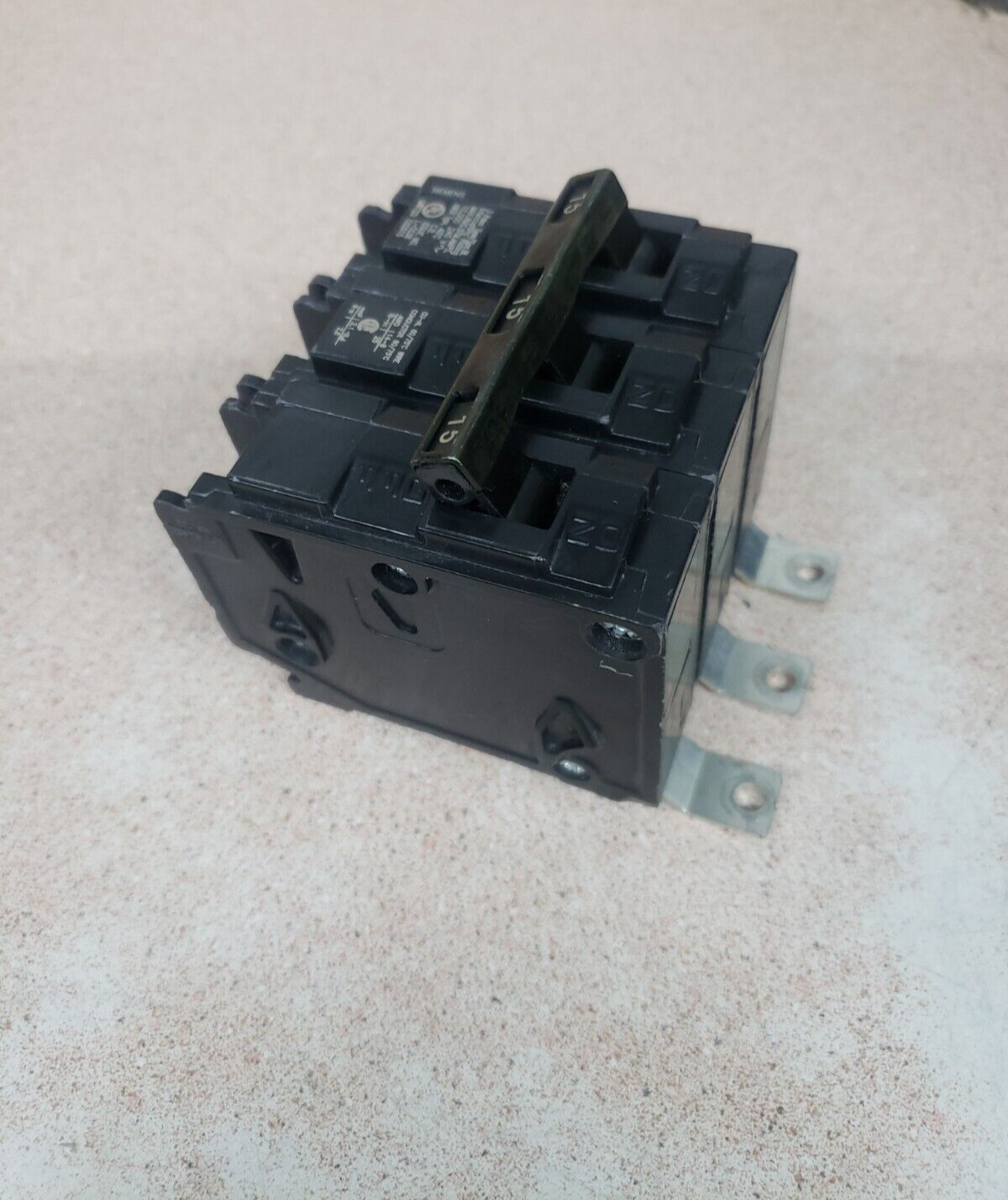 Siemens B315 CIRCUIT BREAKER 3 pole 15 Amp 240V TYPE BL315 Bolt On ...
