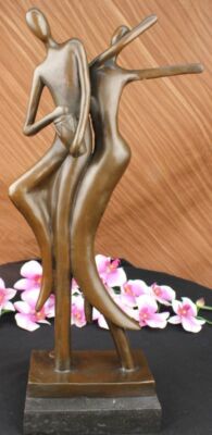 Figurines - Dancing Couple Figurine