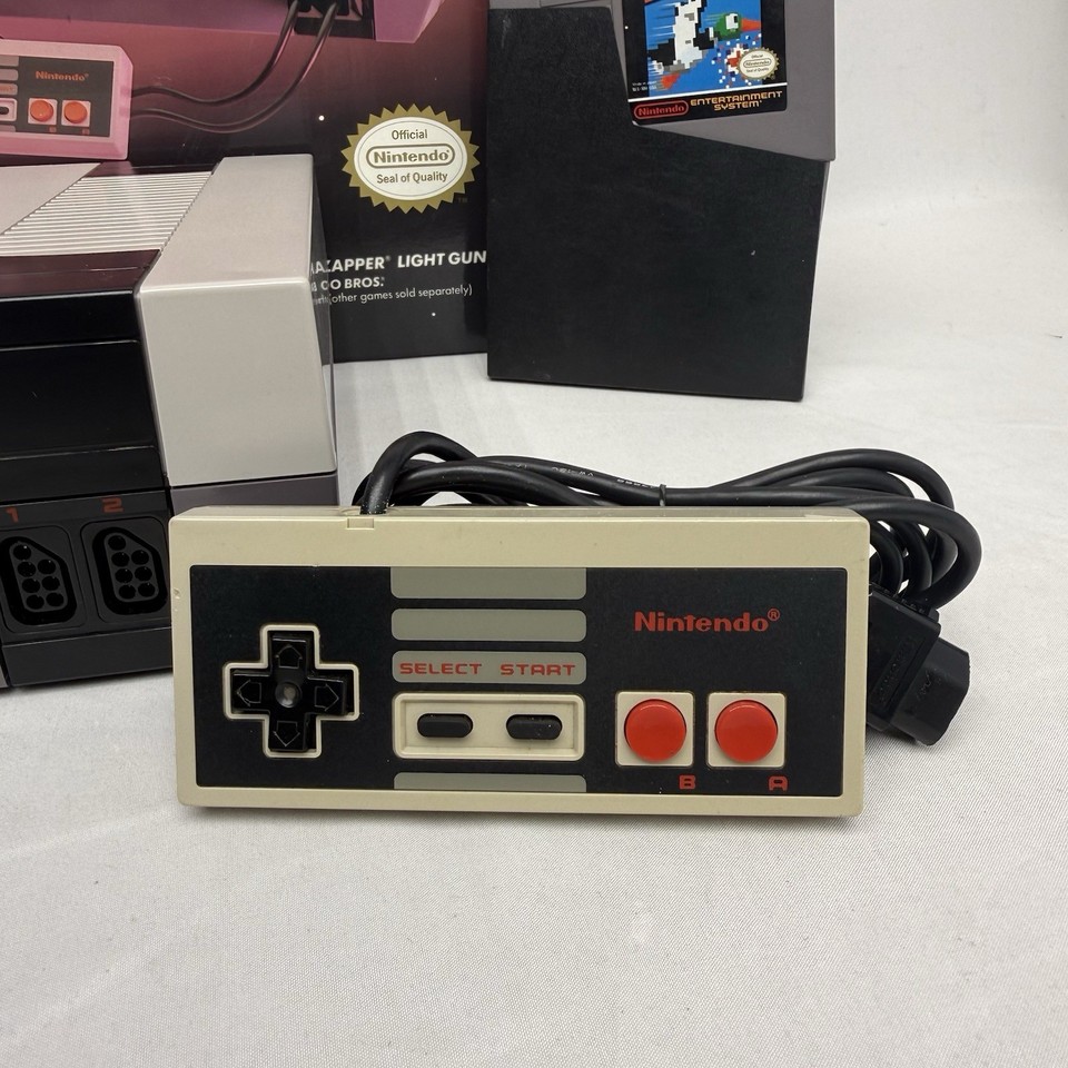 Vintage Nintendo NES Action Set Console Boxed Zapper 2 Controllers w ...