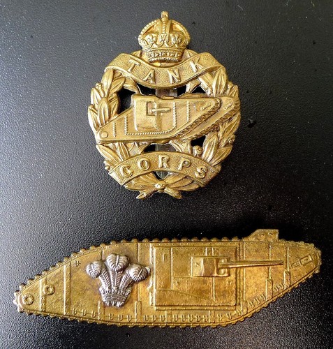 WW1 TANK CORPS BADGES, WELSH DIVISION SLEEVE BADGE & A CAP BADGE by F E ...