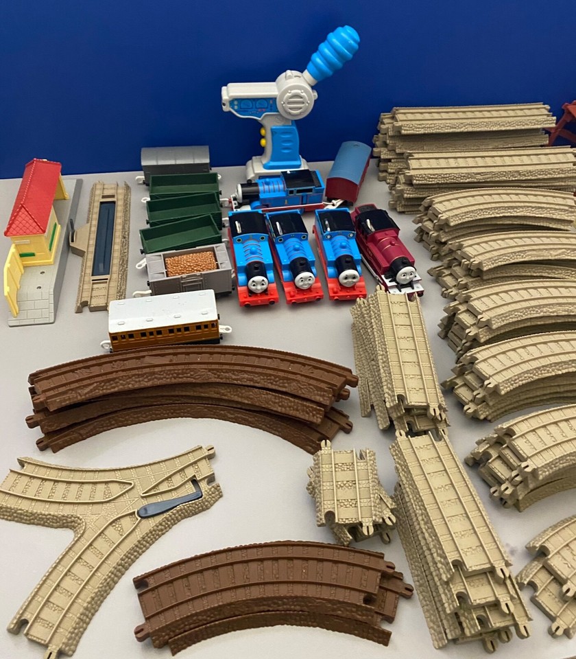 Thomas The Train TrackMaster Set - Remote Control Engine -w/ Track ...