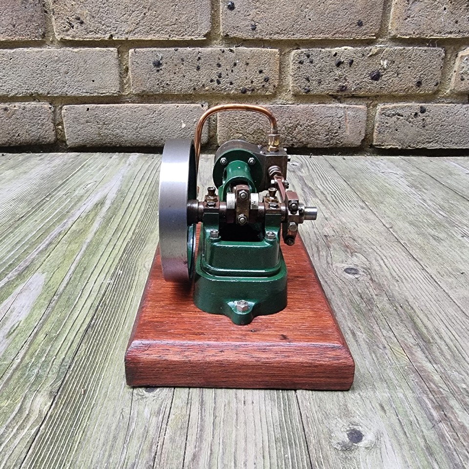 Live steam Stuart Turner horizontal mill engine. Runs well, see video ...