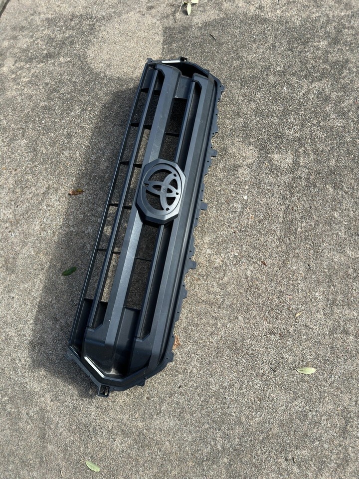 NEW!!!! Never USED OEM 2024 TOYOTA TACOMA FRONT BUMPER GRILLE 53111 ...
