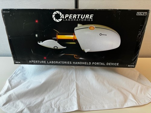 NECA Aperture Science Handheld Portal Device Gun 1st Edition NEW SEALED ...