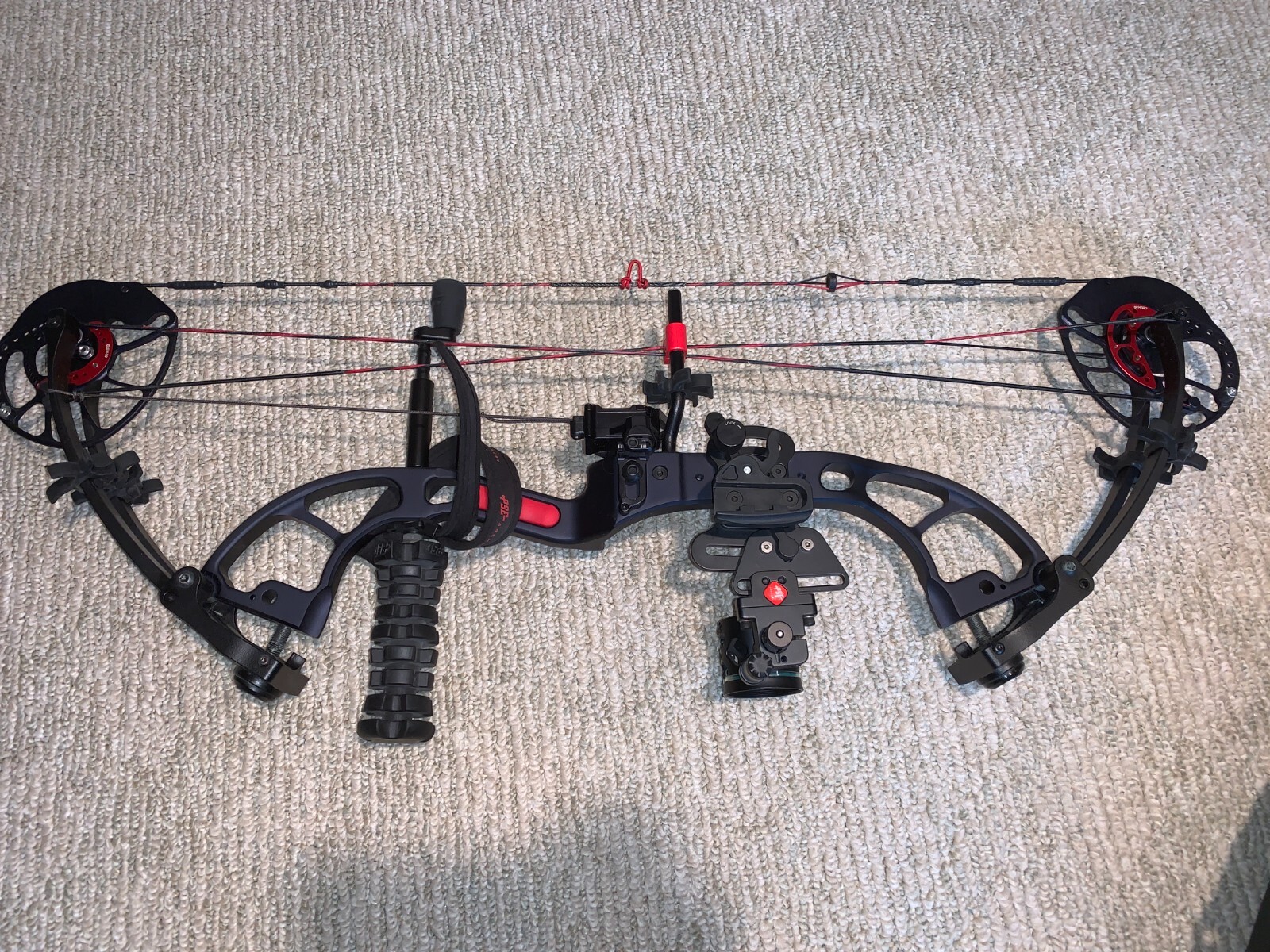PSE Premonition SC: Peak ATA (W/case, release, sight, quiver, and ...