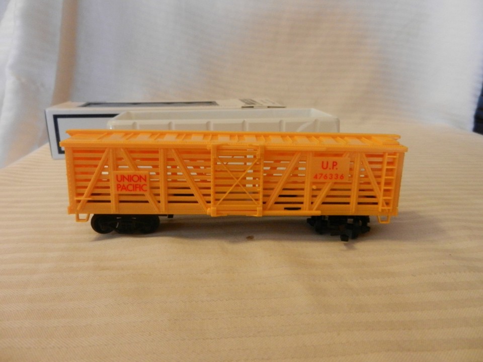 HO Scale Industrial Rail Plastic Yellow Union Pacific Stock Cattle Car ...