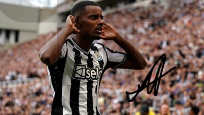 ALEXANDER ISAK (1399) Signed NEWCASTLE UNITED Printed Photo Autograph ...