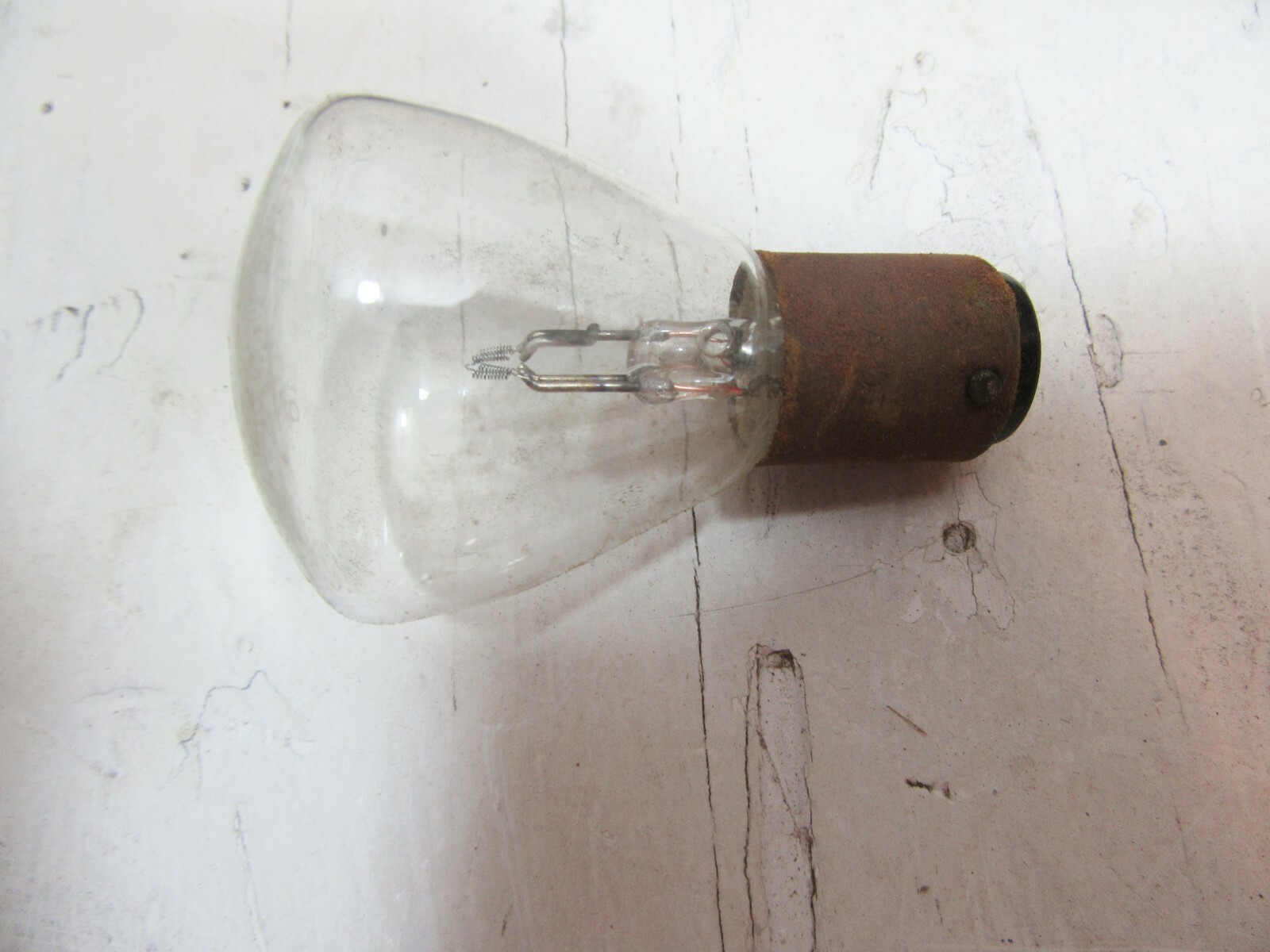 10 NOS TUNG-SOL 1110 6v Auto Light Bulb 6-8V 21-21CP for sale online | eBay