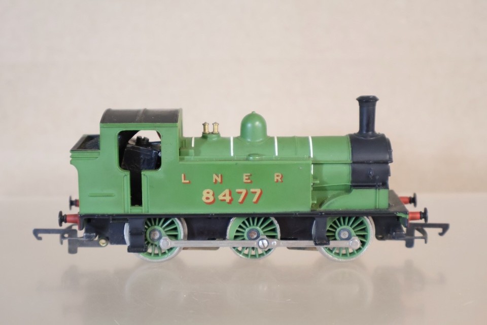 HORNBY R252 LNER 0-6-0 CLASS J83 TANK LOCOMOTIVE 8477 om | eBay