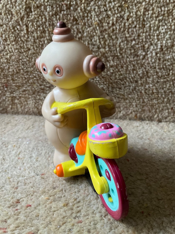 In The Night Garden Makka Pakka Og Pog Roll Along Toy Bike RARE Ragdoll ...