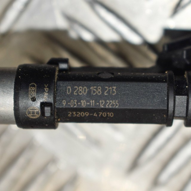 Toyota Yaris X150 Kraftstoffverteiler mit Einspritzdüsen 0280158213 1 ...