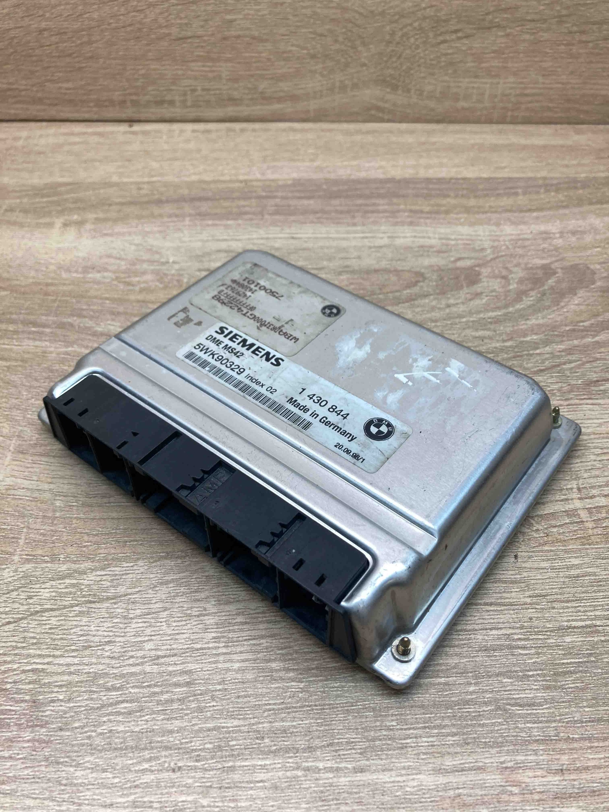 See Description 2000 BMW 528i Sedan Engine Computer Unit ECU 1430844 ...