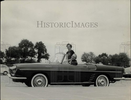 1958 Press Photo Stanton Delaplane, columnist, rides in convertible ...