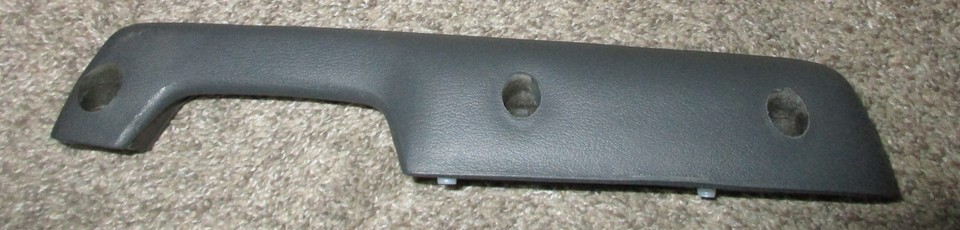 83-88 Ford Ranger/Bronco Door Handle Armrest R Passenger 1524140-AAW ...