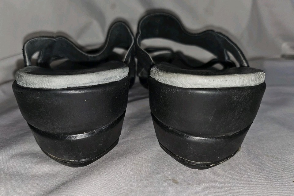 Merrell Sandals Women's 11 Thong Slides Black Gray With Cutouts 2" Heel ...