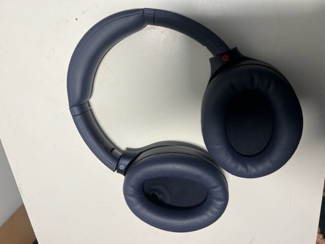 Sony WH-1000XM4/L Wireless Noise-Cancelling Over-Ear Headphone Midnight ...