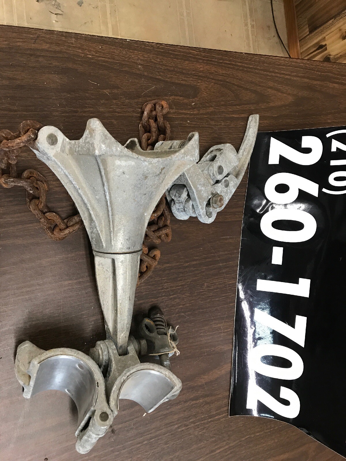 Chance M4740-6 Single Lever Lift Lineman Wire Tong Saddle Support Pole ...