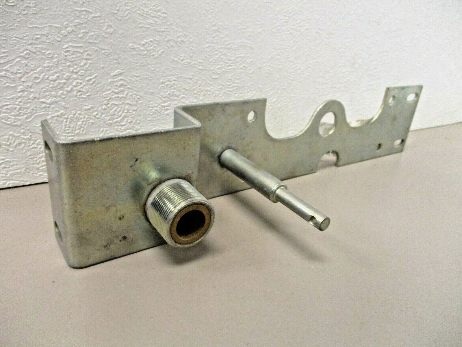 MCI 3TA-34-20 Right Hand Windshield Wiper Motor Mounting Bracket | eBay