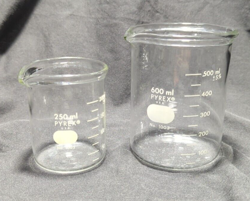 VINTAGE PYREX GRADUATED 250ML / 600ML GLASS BEAKERS NO. 1003 - SET OF 2 ...