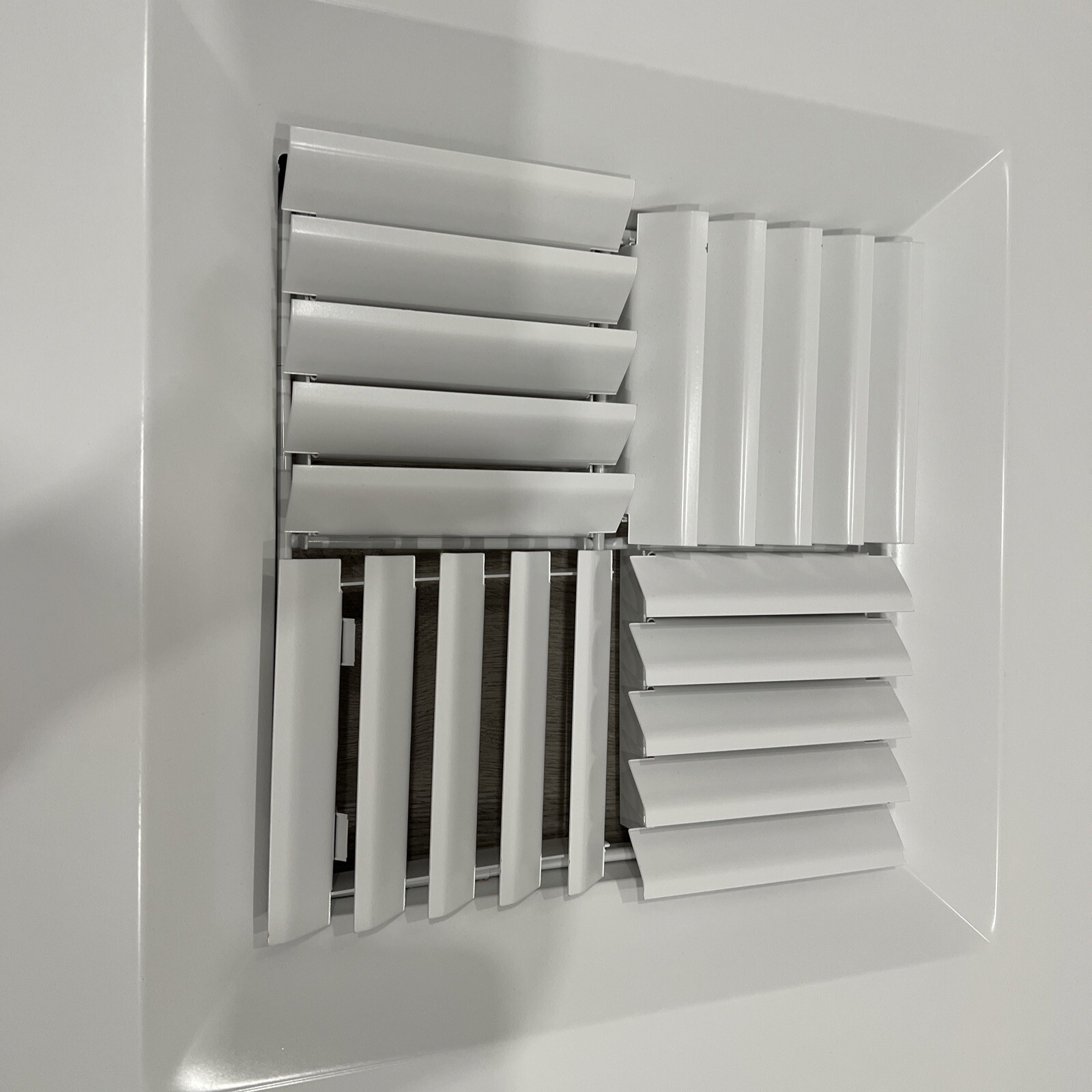 Tuttle and Bailey Diffuser SQD 10 10 LT 24"x24" White | eBay