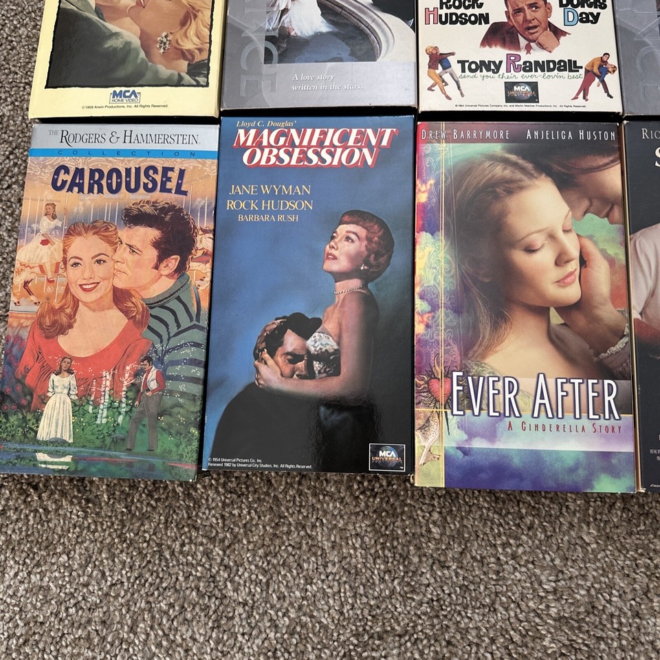 Lot Of 25 VHS Tapes Movies Romantic Comedy Rom-Coms Random 90s 80s Etc ...