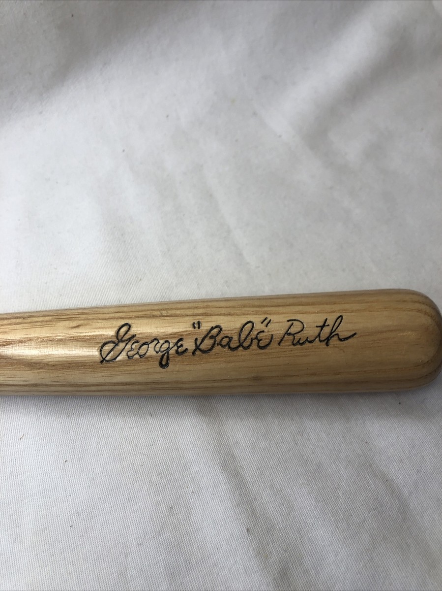 Babe Ruth Baseball Bat 314 Babe Ruth At Bat Fotos Und Hochauflösende