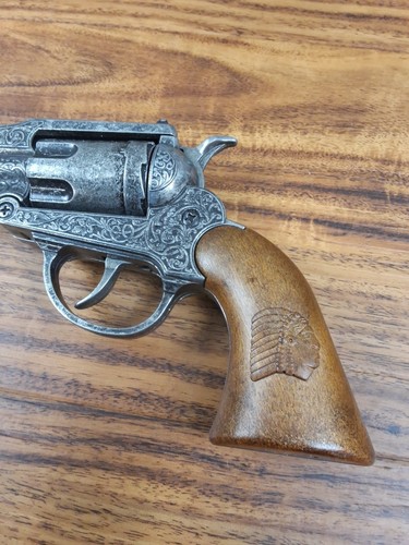 Vintage Edison Giocattoli 8 Shot Cap Gun Made in Italy Metal Indian ...