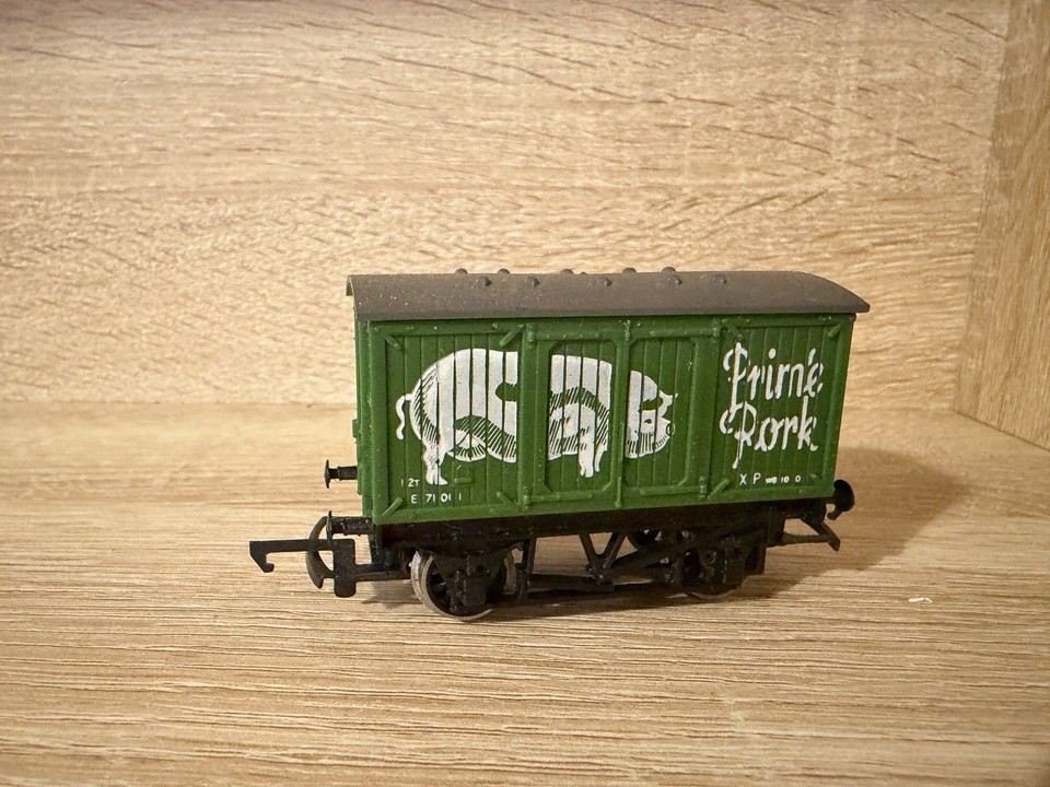 OO Scale Model Railway Ventilated Van – Prime Pork – Vintage Unboxed ...