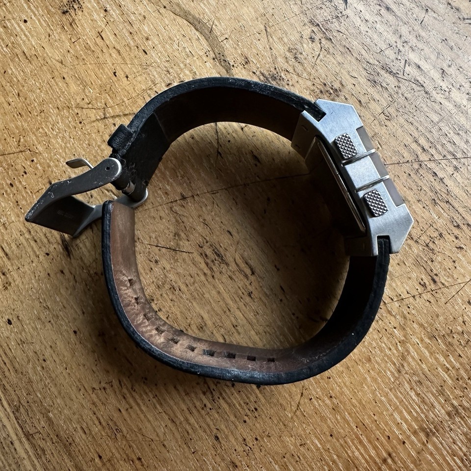 Diesel DZ7117 Digital Watch Time Working, Iconic Y2K Design, Bold Blue ...