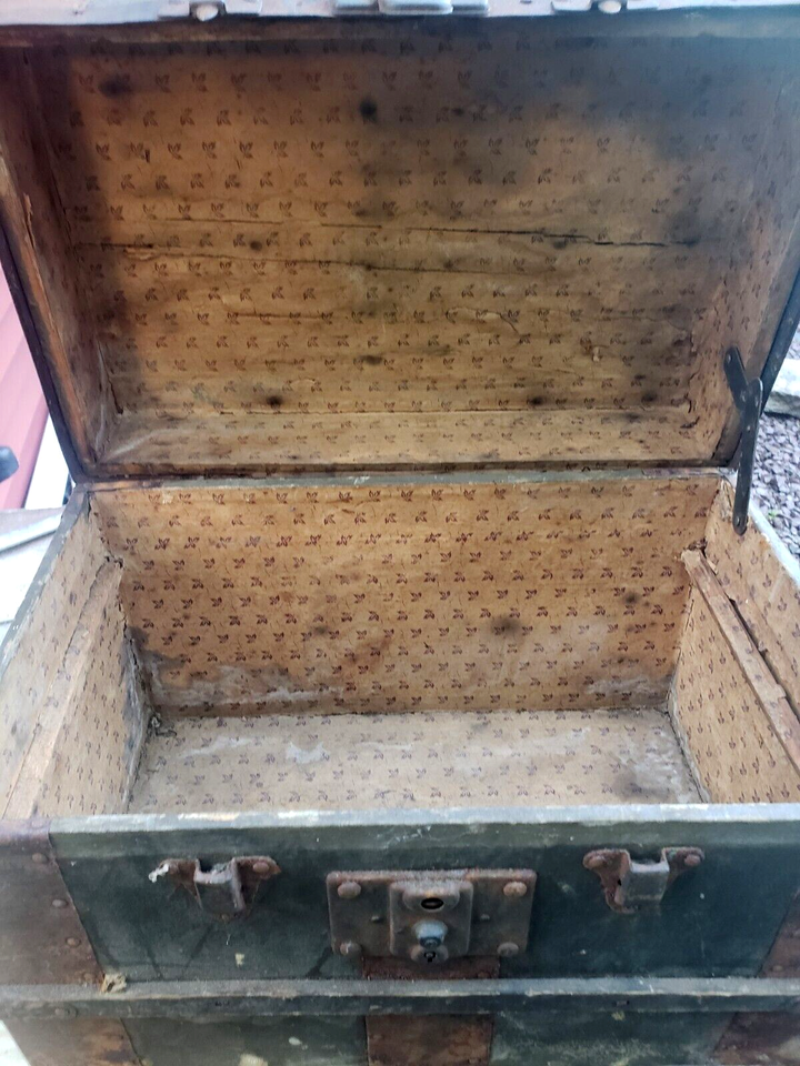 Vtg Antique Small Treasure Jewelry Chest Steam Trunk Victorian Salesman ...