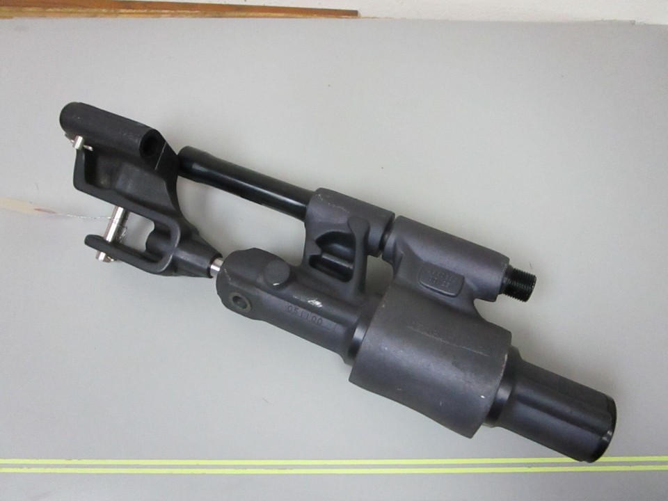 *NEW OEM* 0720 Volvo Penta Power Steering Actuator 3860883 21910902 | eBay