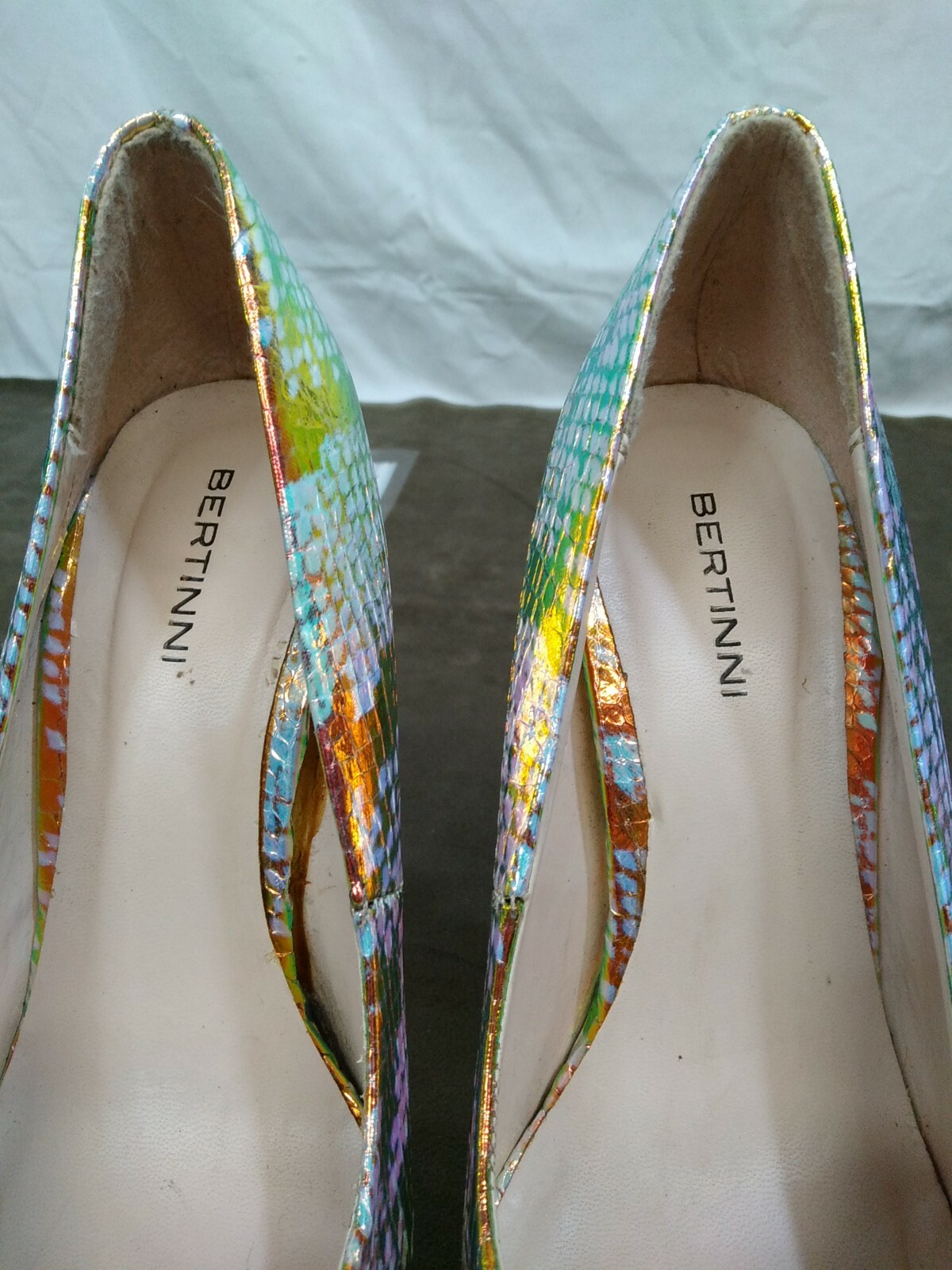 Bertinni Women's Platform stiletto Heels Size 7 holographic snakeskin ...