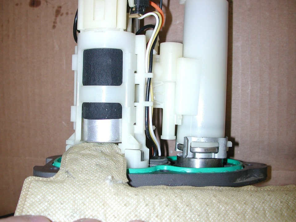 HARLEY DAVIDSON Softail 2018-2025 OEM 61200043 Fuel Pump Sending Unit ...