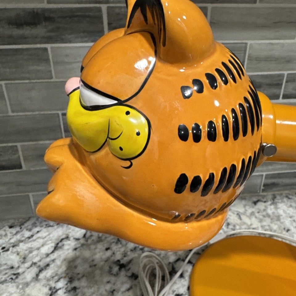 Rare Vintage 1981 Garfield UFS Desk Lamp w/ Ceramic Shade, Cat Light ...