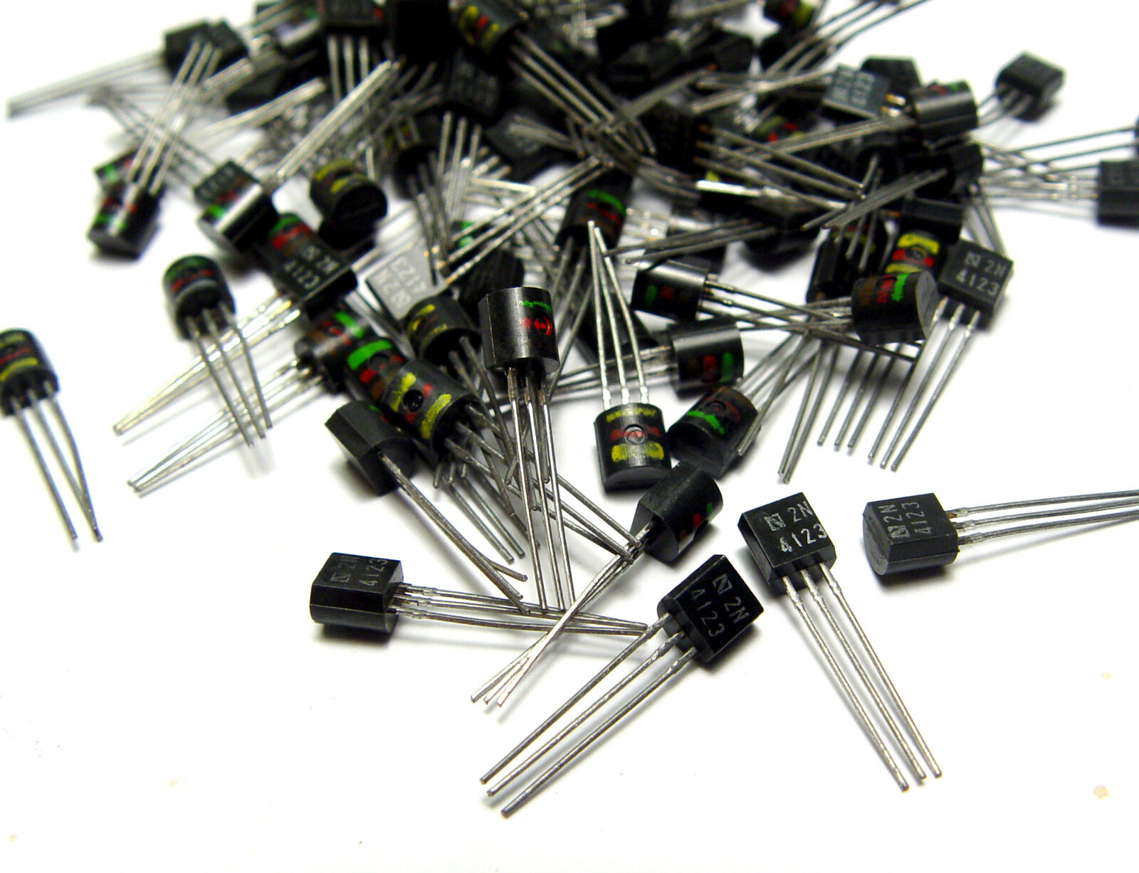 100x Transistor 2N4123, alte National Produktion, TO-92 mit Farb-Code ...