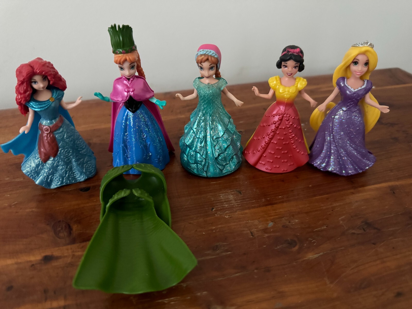 Disney Princess Magic Clip Polly Pocket Lot of 5 dolls 6 dresses Anna ...