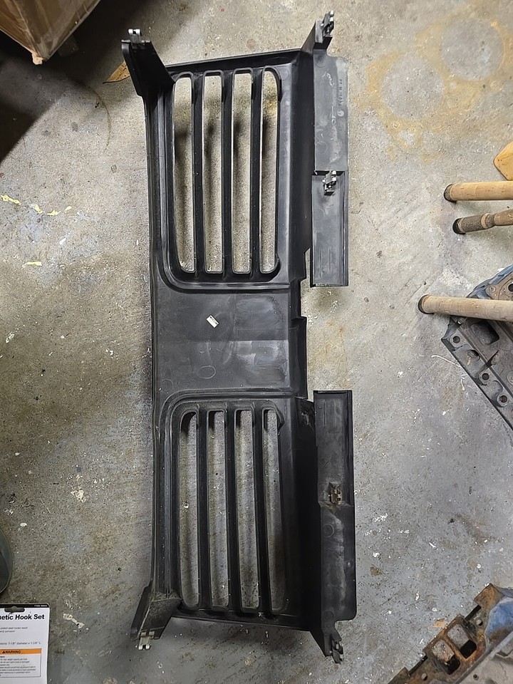 Oldsmobile Bravada Front Grille Fits 98-01 Oldsmobile Bravada OEM BLACK ...