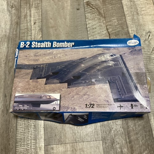 TESTORS 1/72 Northrop B-2 STEALTH BOMBER MODEL KIT #571 Flying Wing ...
