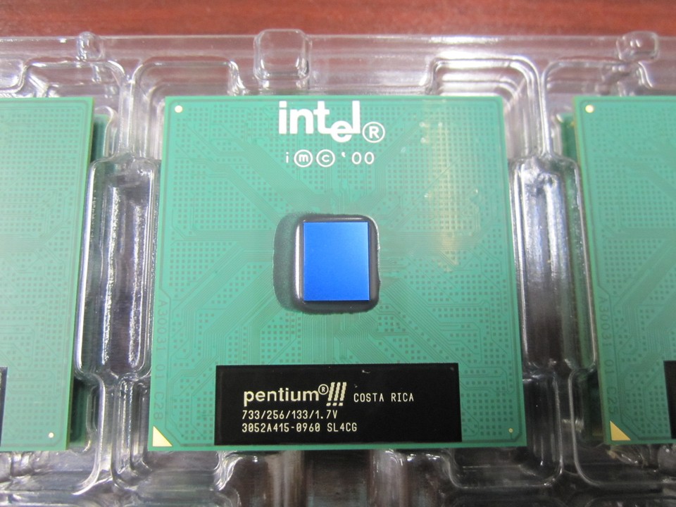 NEW Intel Pentium III 733MHz/256KB/133MHz CPU RB80526PZ733256 SL4CG ...