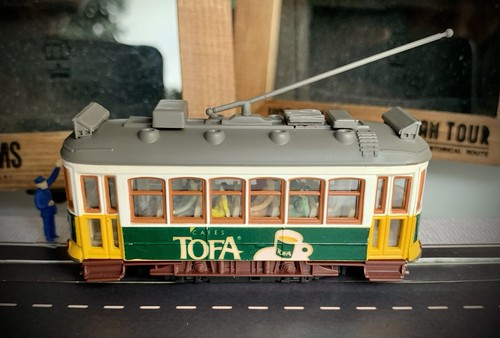 Lisbon Tram HO/N gauge (HOe) - motorized w/ light NEW w/ box Tofa ...