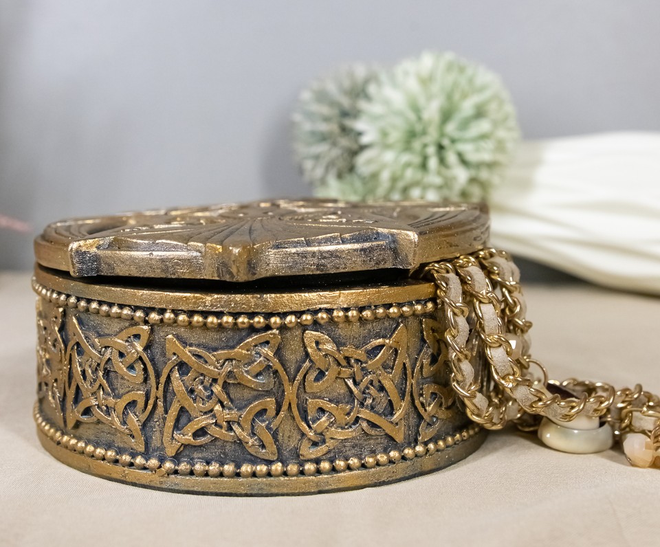 Celtic Raven Lludd Morrigan Pentacle Rune Knotwork Symbols Decorative ...