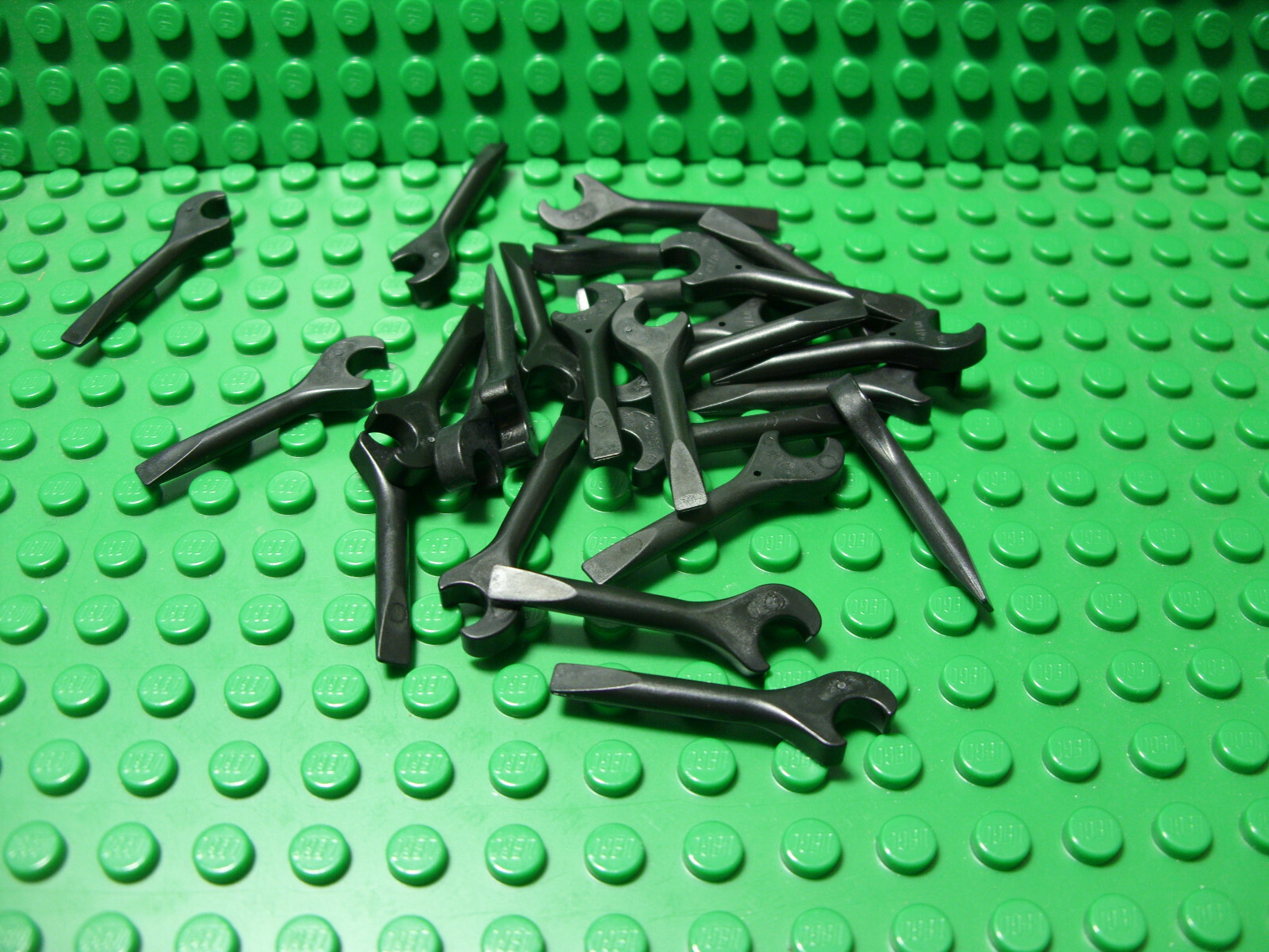 ** 25 CT LOT ** Lego NEW black minifig utensil / tool wrench pieces (A ...