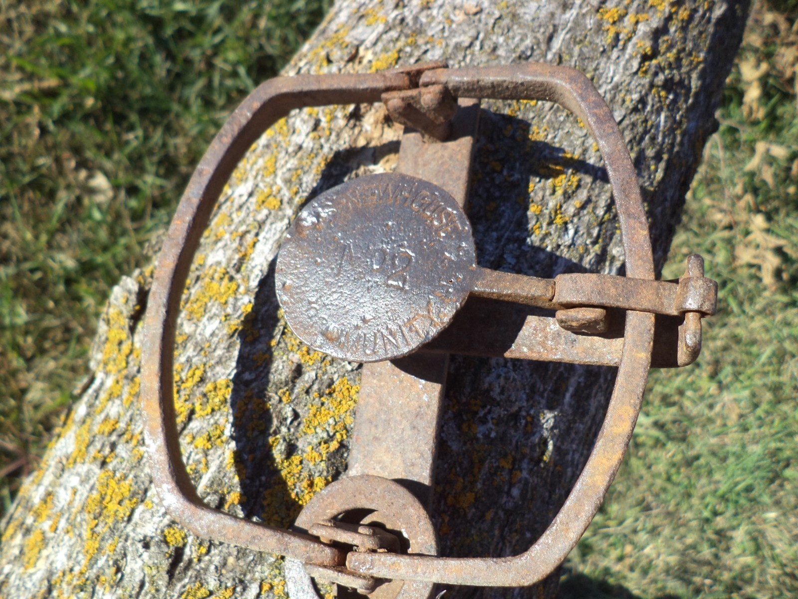 S. Newhouse Oneida Community Trap Vintage Antique No. 2 Single Long ...