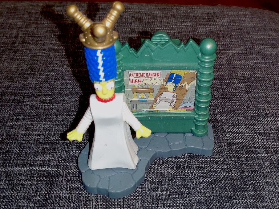 The Simpsons Apu Halloween Pumpkin & Marge Bride Frankenstein Burger ...