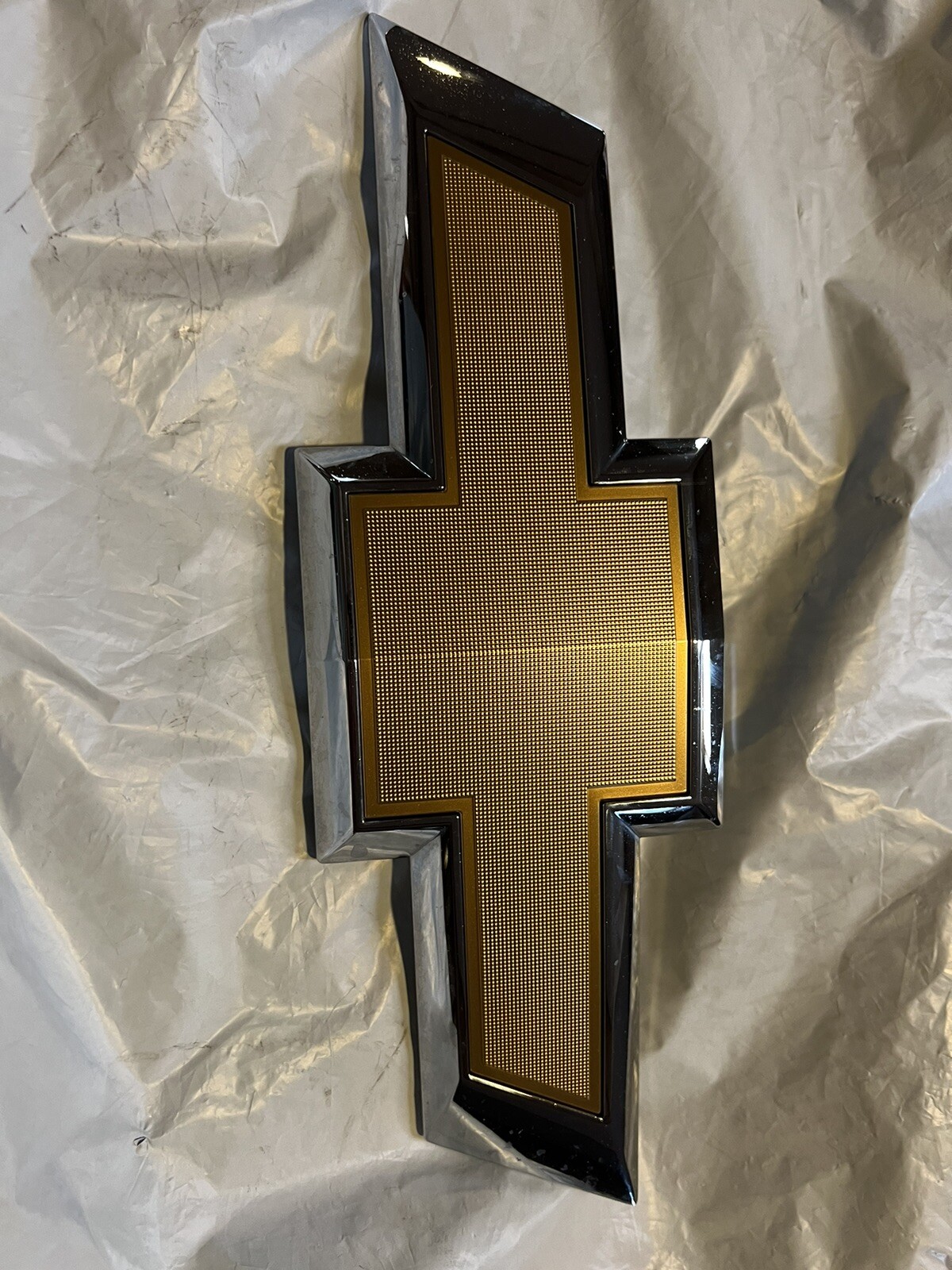 OEM GM 2019-2022 CHEVROLET SILVERADO BOWTIE FRONT EMBLEM 84133575 / ...