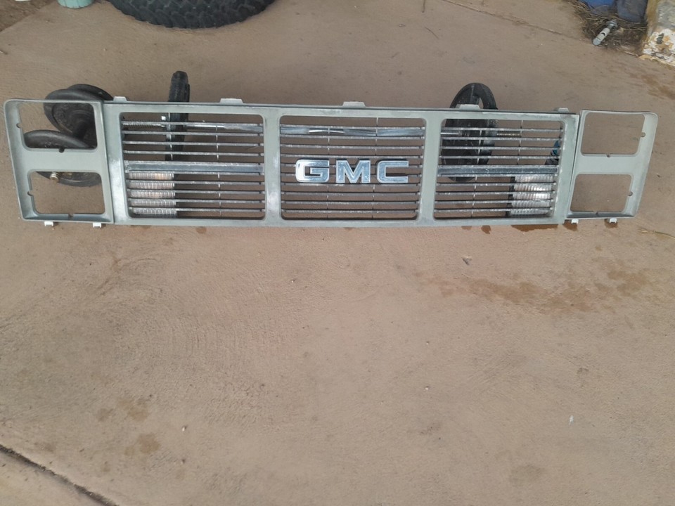 1985-1988 GMC Squarebody Truck SUV Grille Assembly | 15598754 | Genuine ...