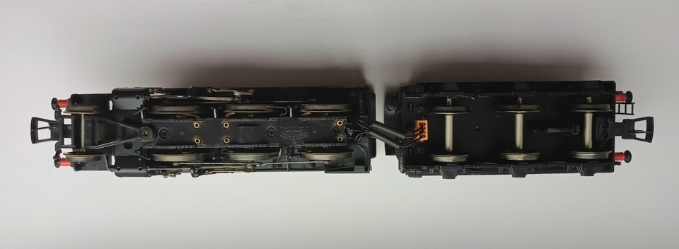 BACHMANN 'OO' GAUGE 32-830 LMS BLACK 2-6-0 IVATT CLASS '6402 ...