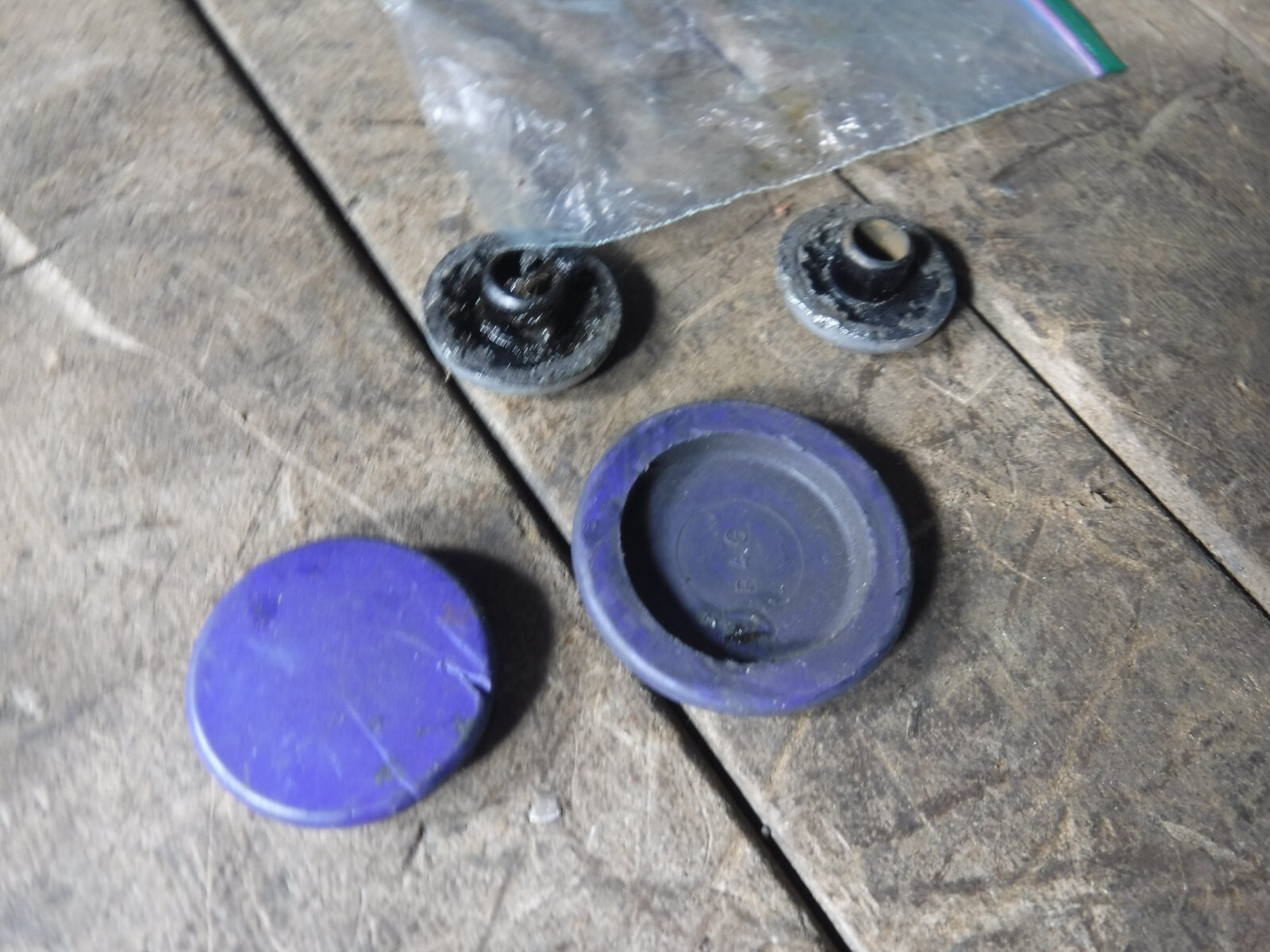 1999 YAMAHA V-MAX SX 700 triple snowmobile parts: ski spindle PLASTIC ...