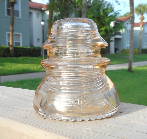 NICE LIGHT PEACH CD 154 DIAMOND CANADIAN GLASS INSULATOR | eBay