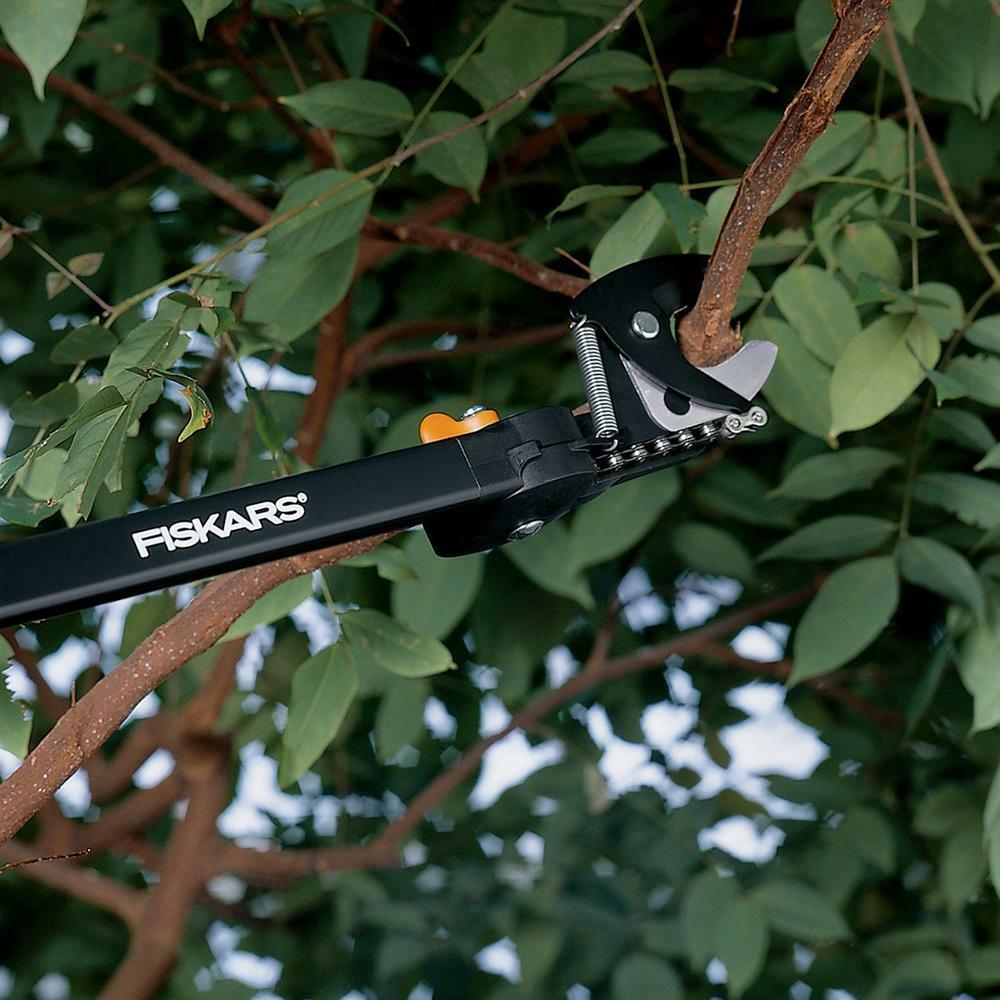 Fiskars Reach Stik 54 in. Tree Pruner Steel Cutting Rotate Bypass Blade ...